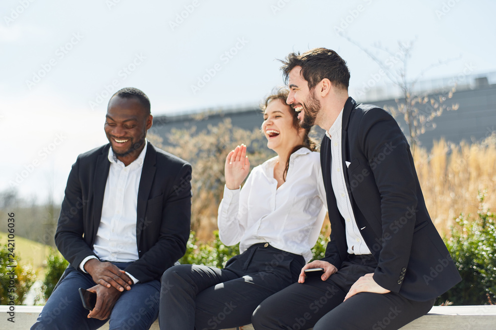 Business Team Leute reden draußen Stock Photo | Adobe Stock