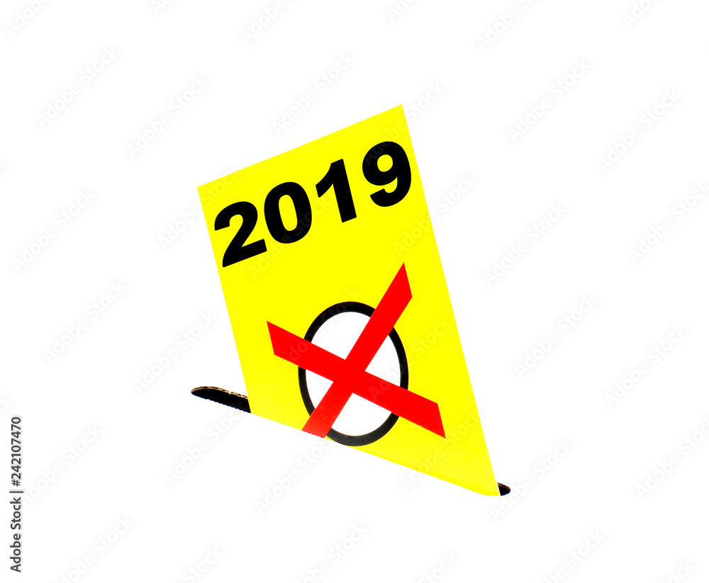 Gelber Zettel steckt in Wahlurne - Wahl 2019 Stock-Foto | Adobe Stock