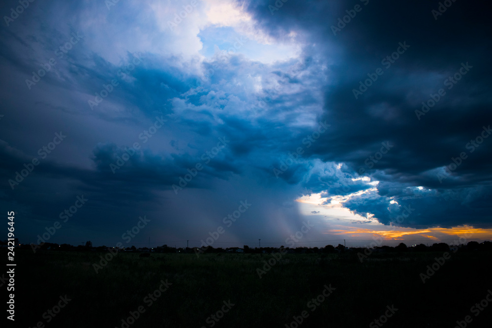 Atardecer de tormenta Stock Photo | Adobe Stock