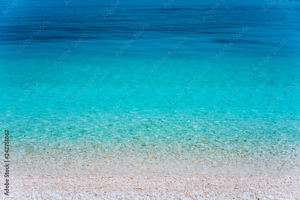 Clear Ocean Water Wallpaper