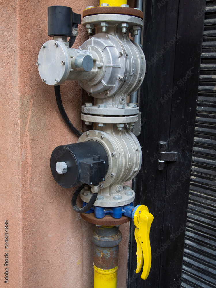 pipes and safety valves supply natural gas to a building Stock Photo ...