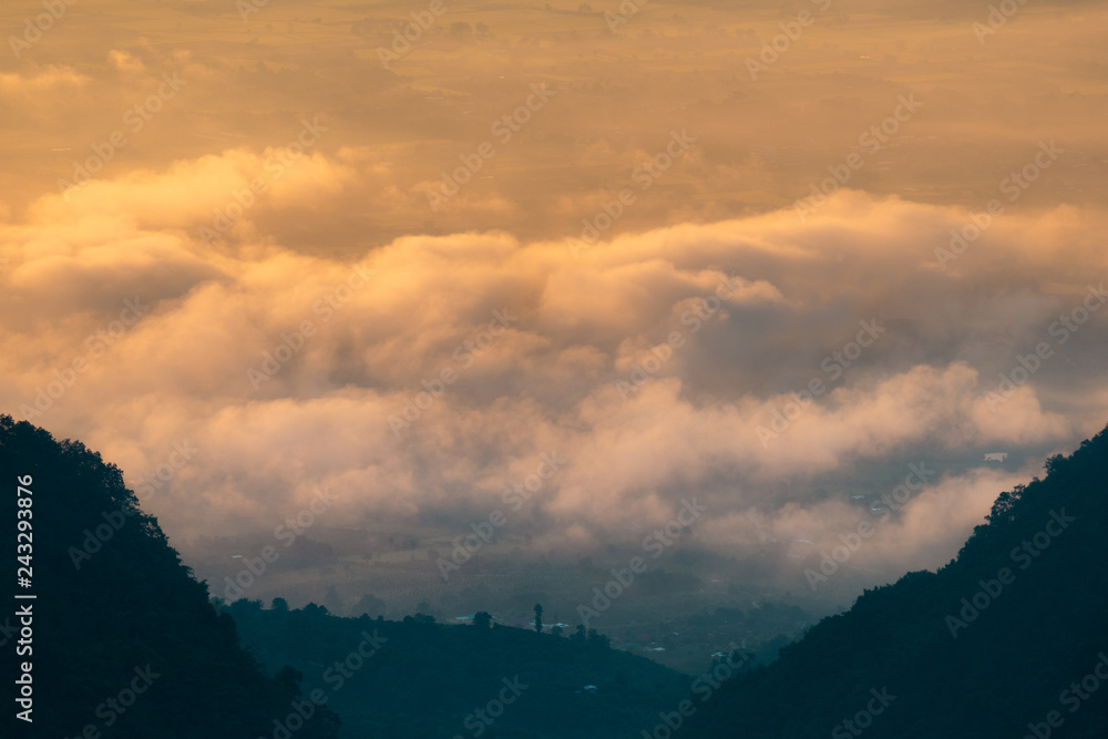 Beautiful mountain and morning sunrise over the sea of mist. Mon Sone ...
