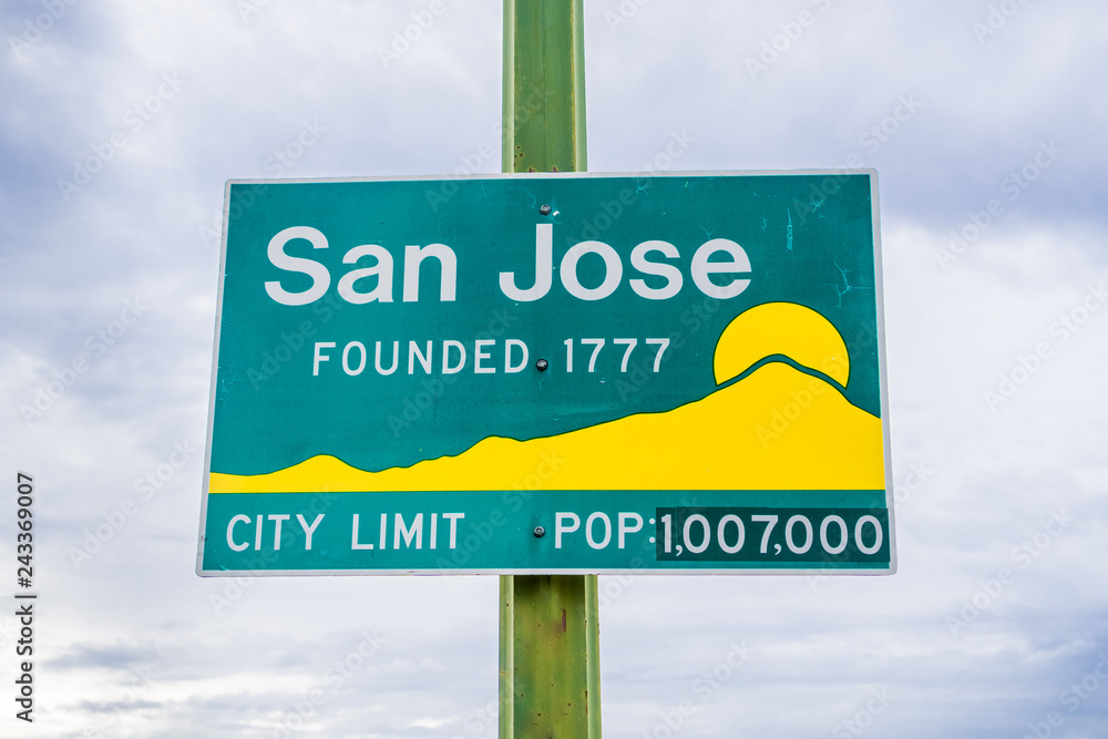Foto de Updated San Jose, California city limit sign indicating ...