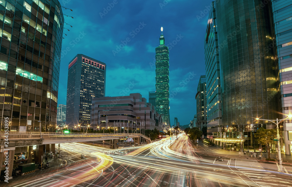 Night view of Downtown Taipei city, capital city of Taiwan, with view ...