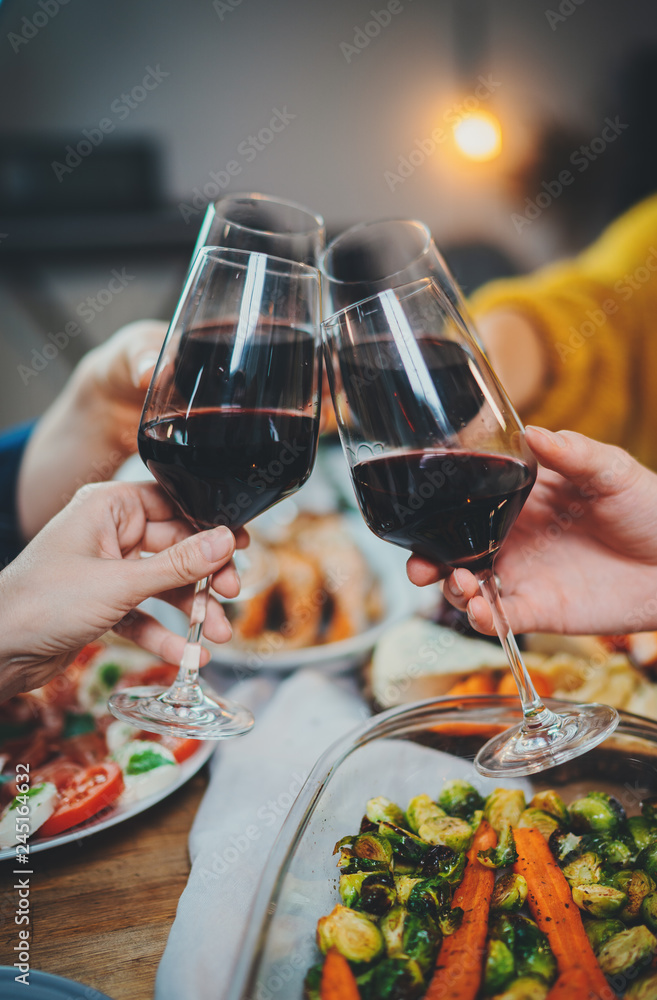 Happy Holidays Cheers Wine