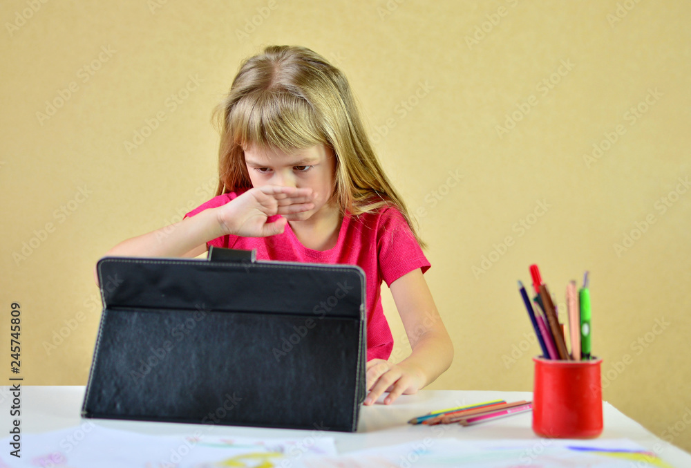 Little girl draws. Beautiful little girl. Drawing lesson. The child ...