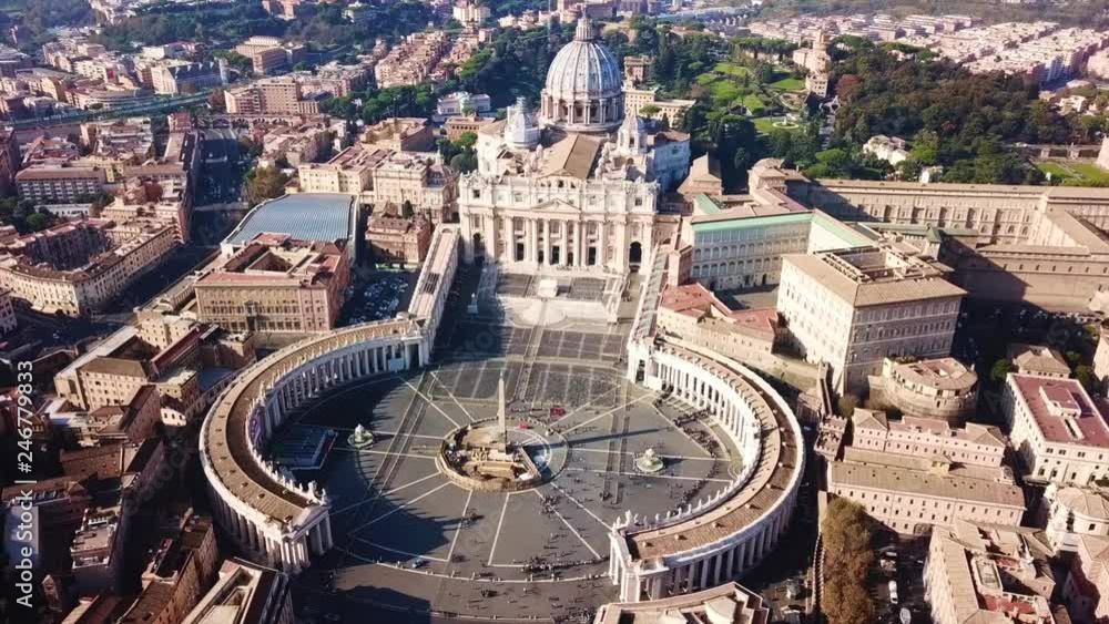 Video „Aerial drone video of Saint Peter's square in front of world's ...