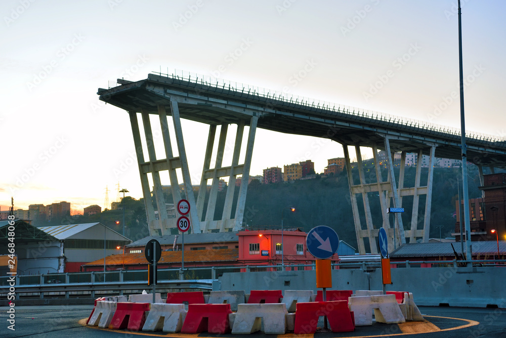 start of demolition work on the west stump of the Morandi bridge ...
