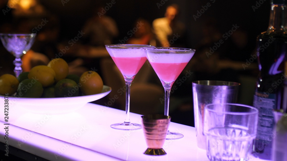 Foto de Presentation of non-alcoholic cocktails, analogue of ...