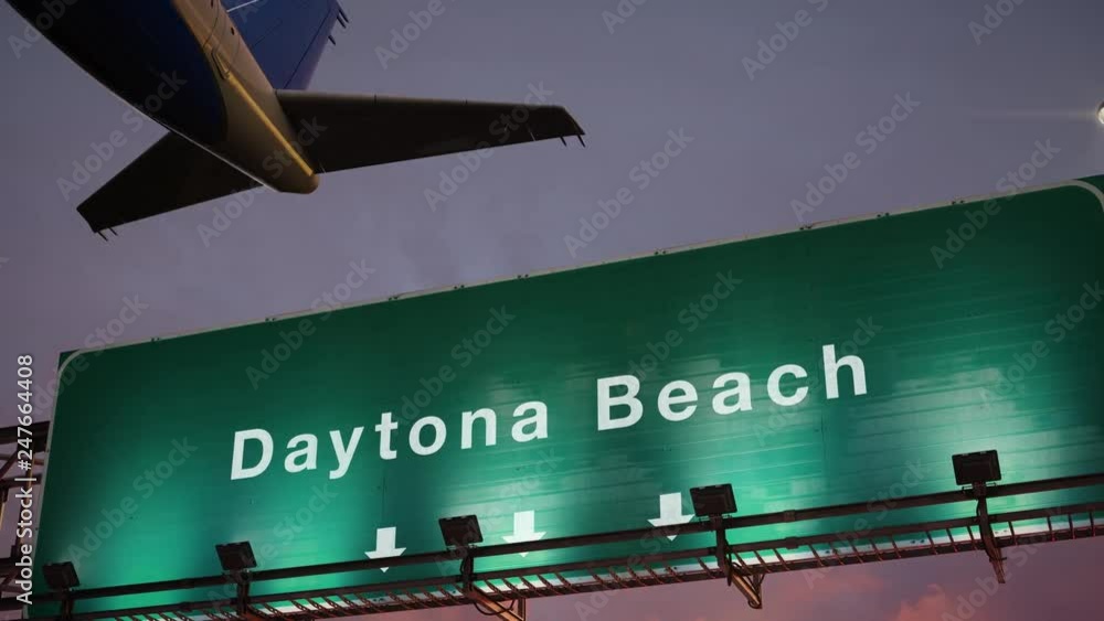 Airplane Take off Daytona Beach during a wonderful sunset vídeo de ...