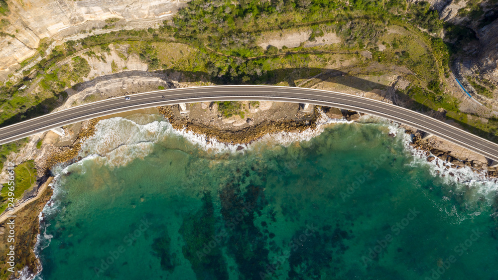 Travelling on the sea cliff bridge coastal drivel along the pacific ...