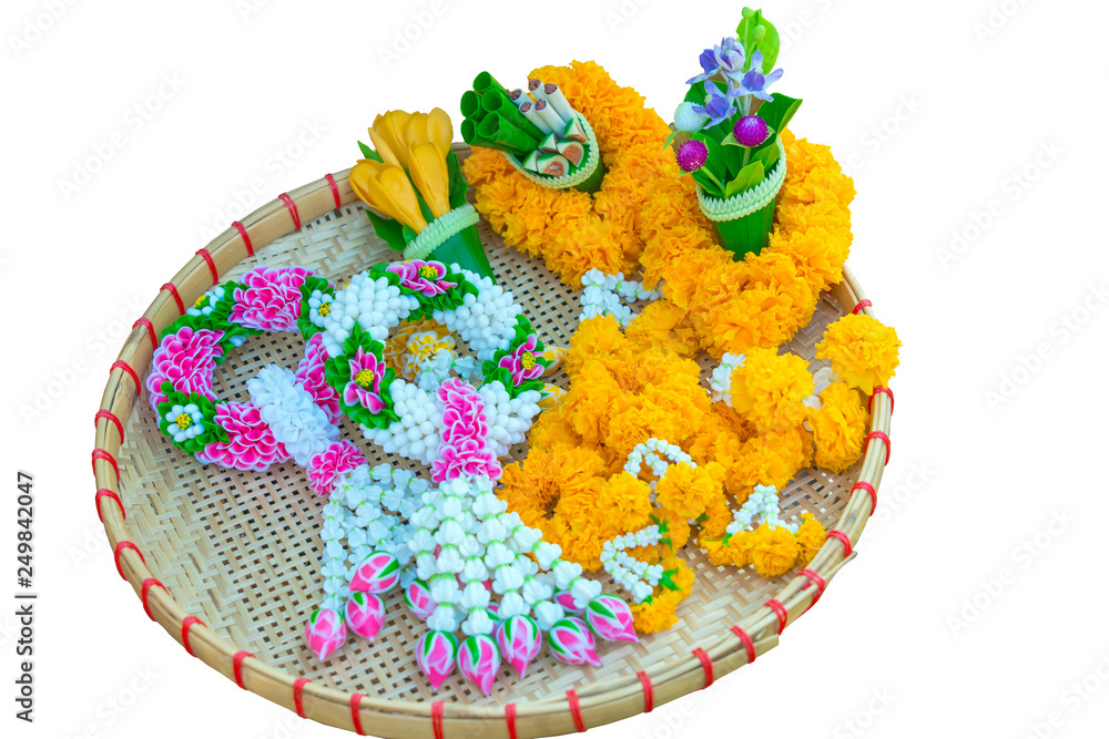 Beautiful garland with jasmine and rose petals flowers and leaves on ...