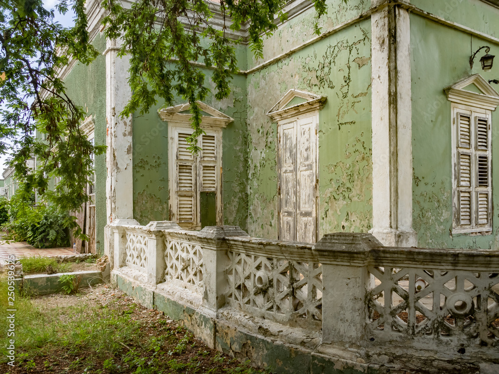 The old huses of Scharloo Views around the small Caribbean Island of ...