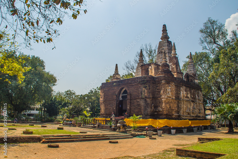 Wat Chet Yot (Wat Jed Yod) or Wat Photharam Maha Vihara, the public ...