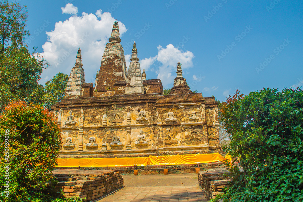 Wat Chet Yot (Wat Jed Yod) or Wat Photharam Maha Vihara, the public ...