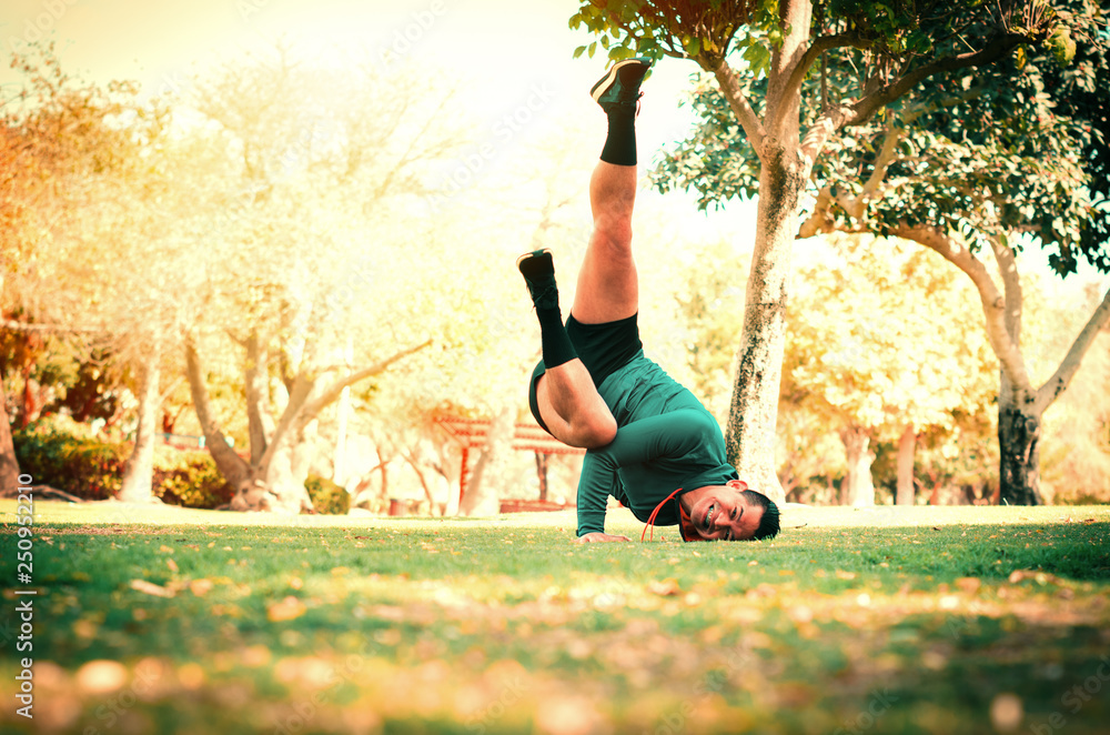 Breakdance Headstand