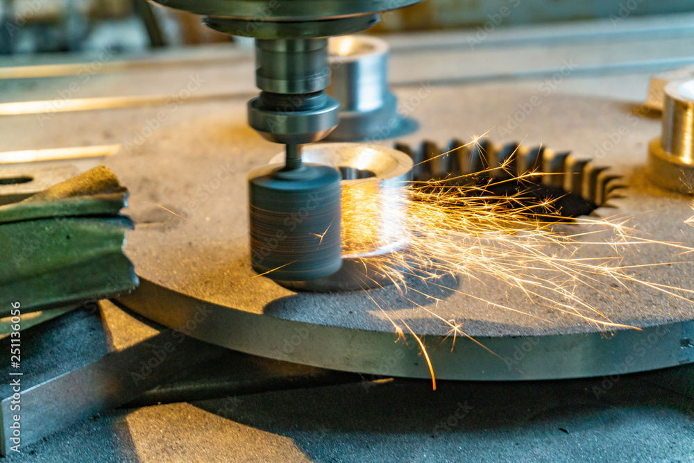 Grinding of the outer cylindrical surface with circular reversing ...