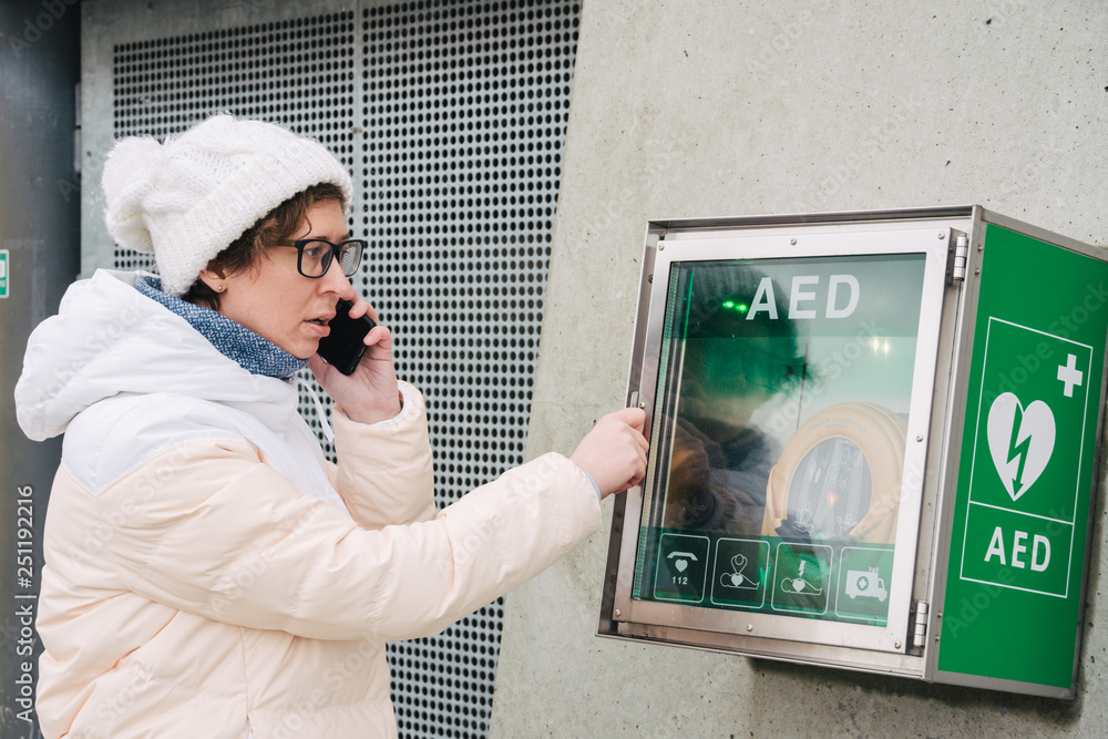 medicine cardiopulmonary resuscitation emergency call. Caucasian woman ...