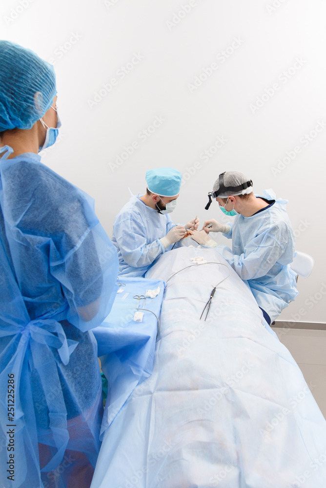 Blepharoplasty, plastic surgery operation for correcting defects ...