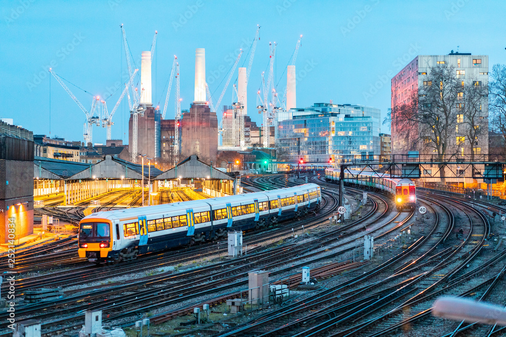 United Kingdom, England, London, view of rail tracks and trains in the ...