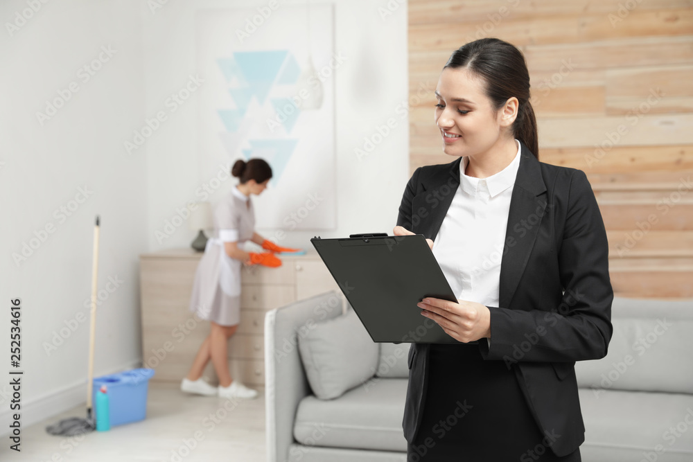 Housekeeping manager checking maid work in hotel room ภาพถ่ายสต็อก ...
