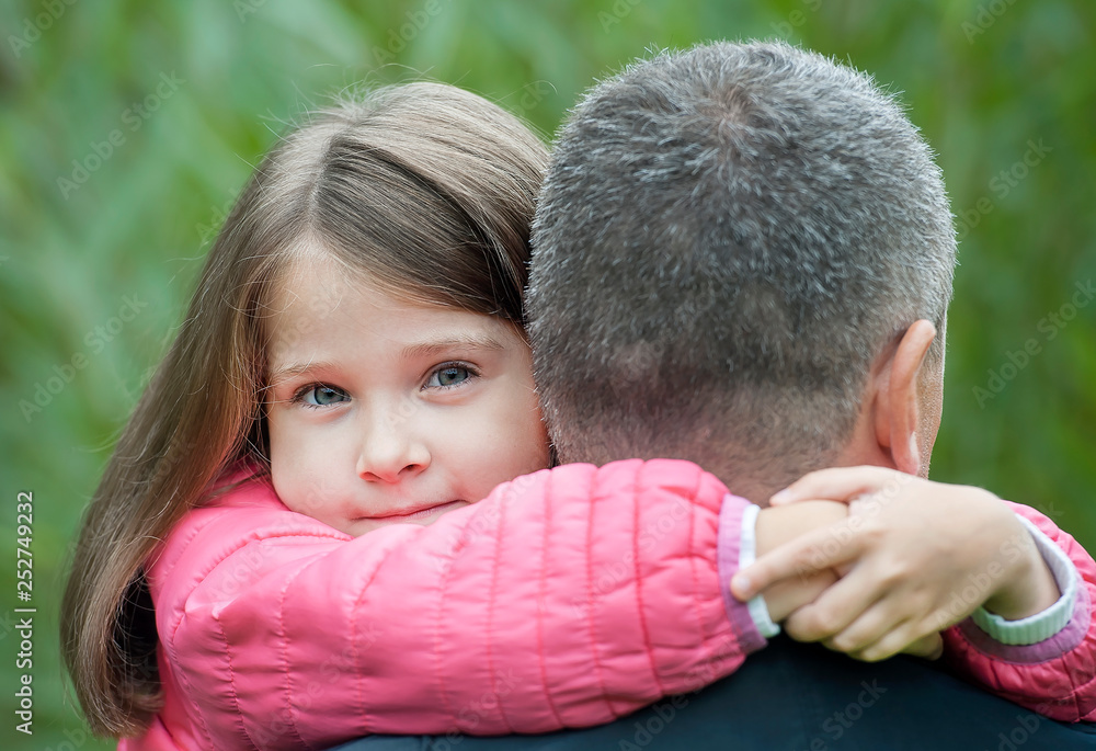 Cute Baby Couple Hug Wallpaper