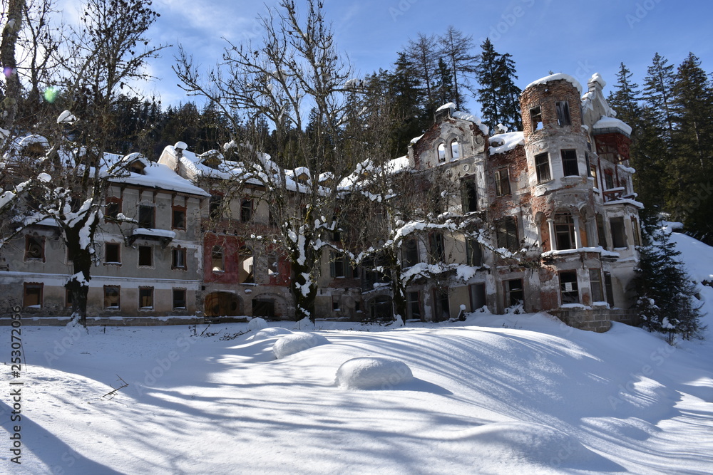 Urban Exploring, Lost Place, Innichen, Sexten, Hotel, Winter, Südtirol ...