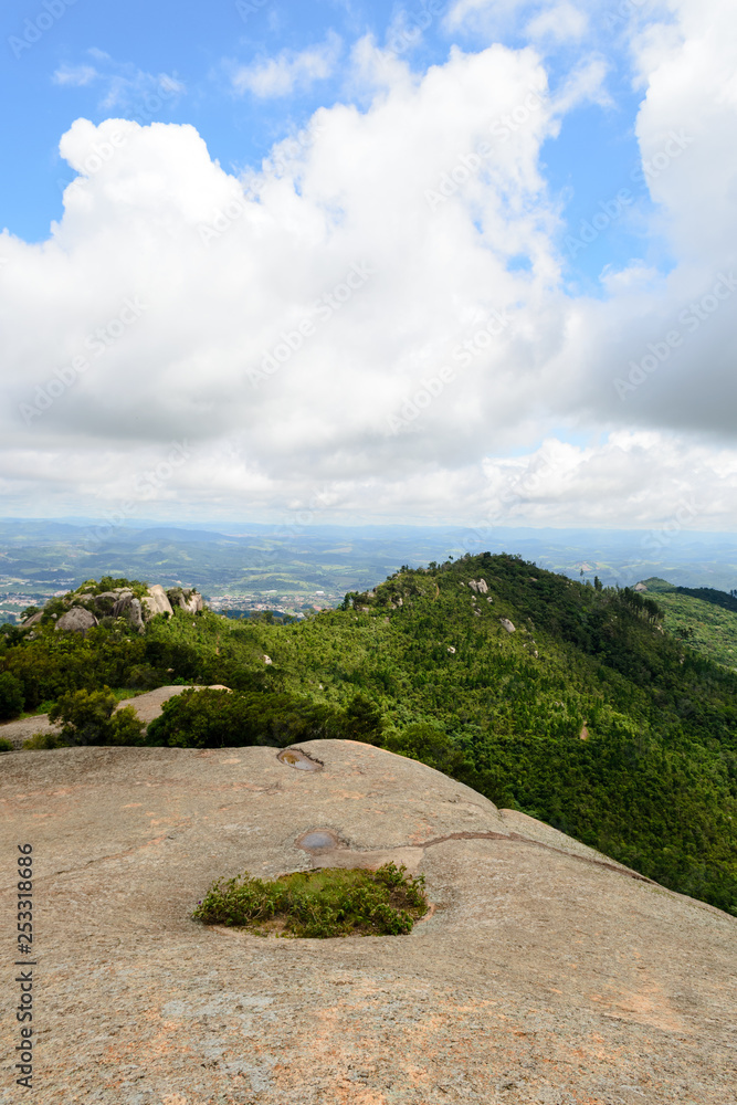 Rocky and green landscape of the mountains of Pedra Grande park in ...