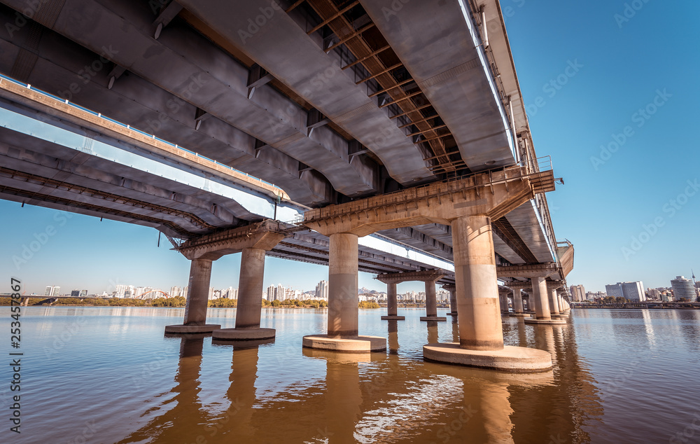 Han river with Mapogyo Bridge at Yeouido Hangang Park in Seoul, Korea ...