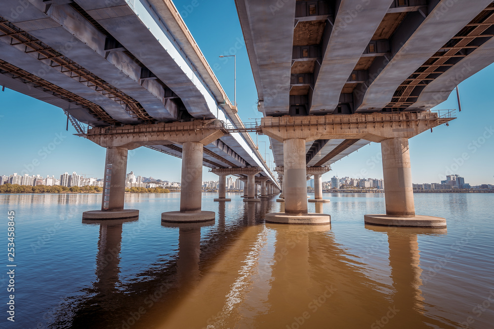 Han river with Mapogyo Bridge at Yeouido Hangang Park in Seoul, Korea ...