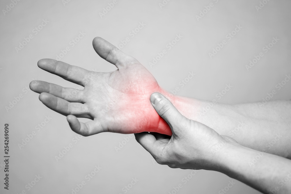 Pain in the joints of the hands. Carpal tunnel syndrome. Hand injury ...