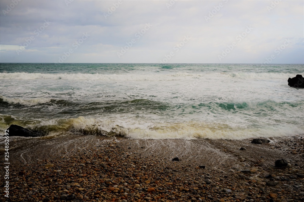 Au bord de l'Océan sur une plage espagnole Stock Photo | Adobe Stock