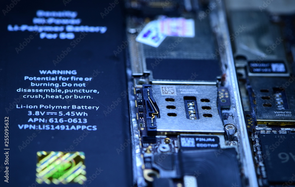 Repairing mobile phones and tablets by skilled technicians.Experienced ...