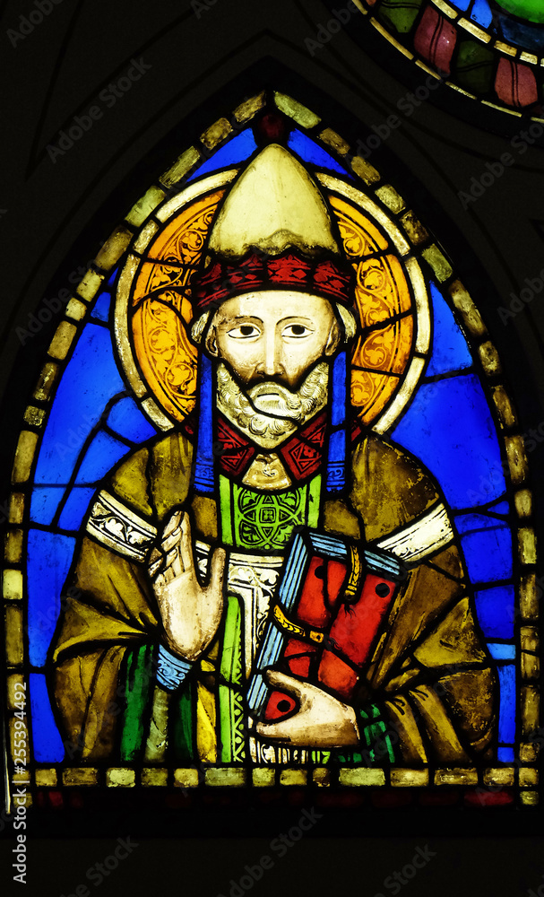 Saint Pope stained glass window by Pacino di Buonaguida, Basilica di ...