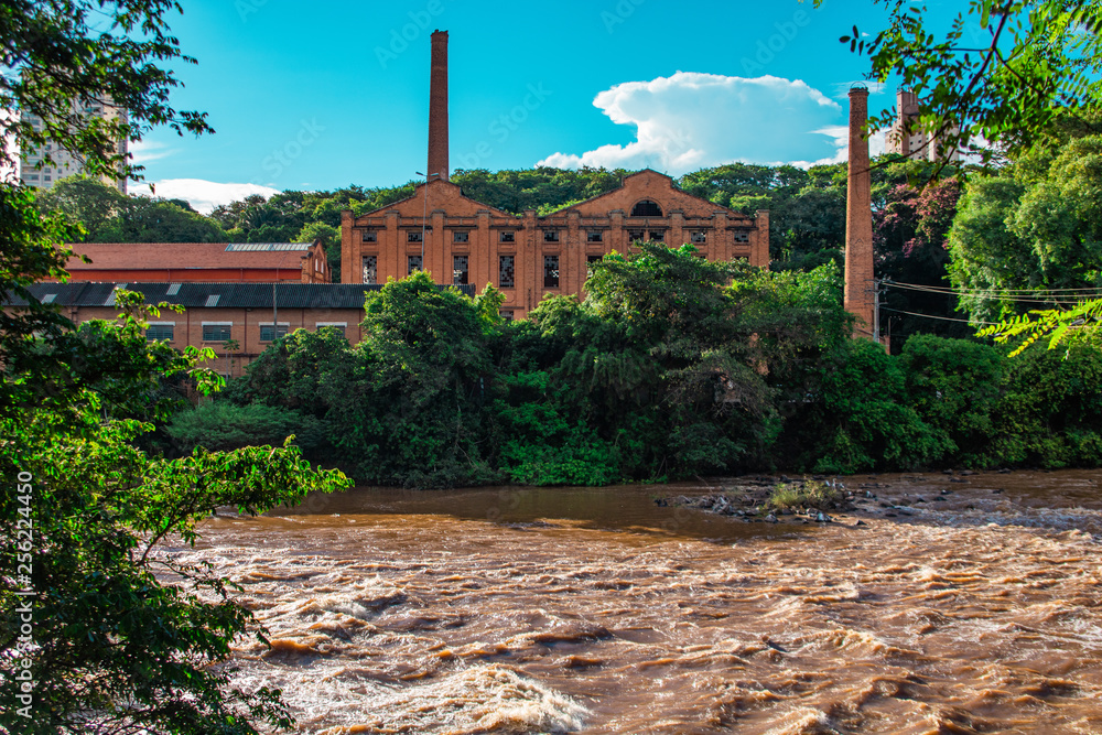 Foto de ruins of old castle do Stock | Adobe Stock