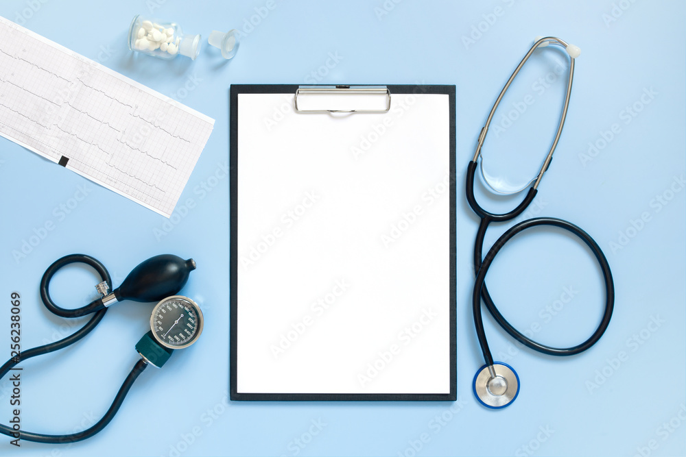 Blue medical mock-up with blank sheet of paper on the clipboard Stock ...
