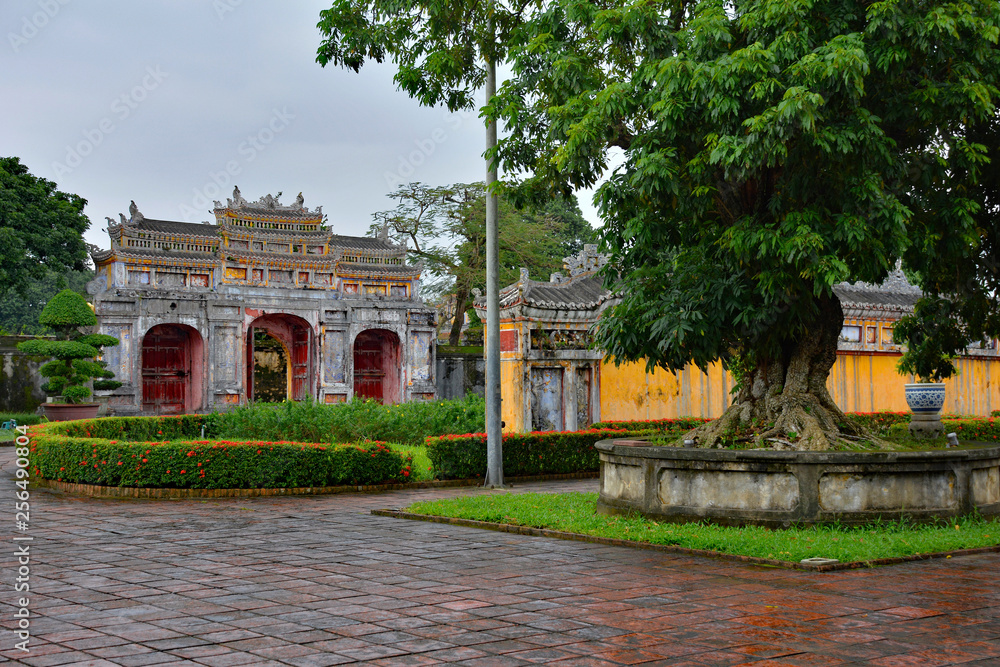 The Tho Chi Gate in the Dien Tho Residence complex in the Imperial City ...