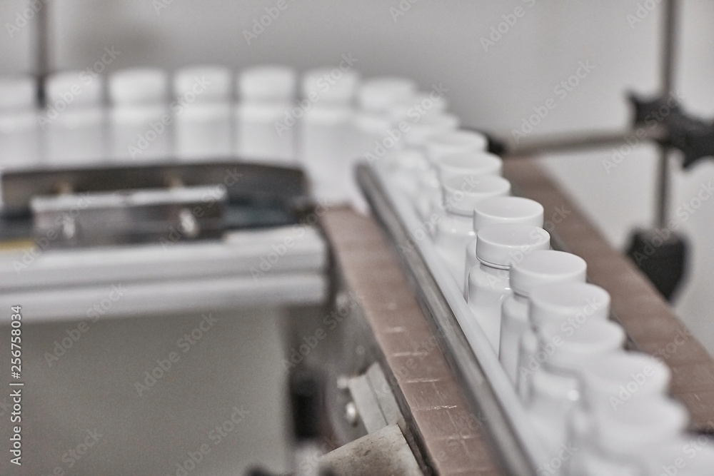 pharmaceutical nutraceutical compounding packaging capsules Stock Photo ...