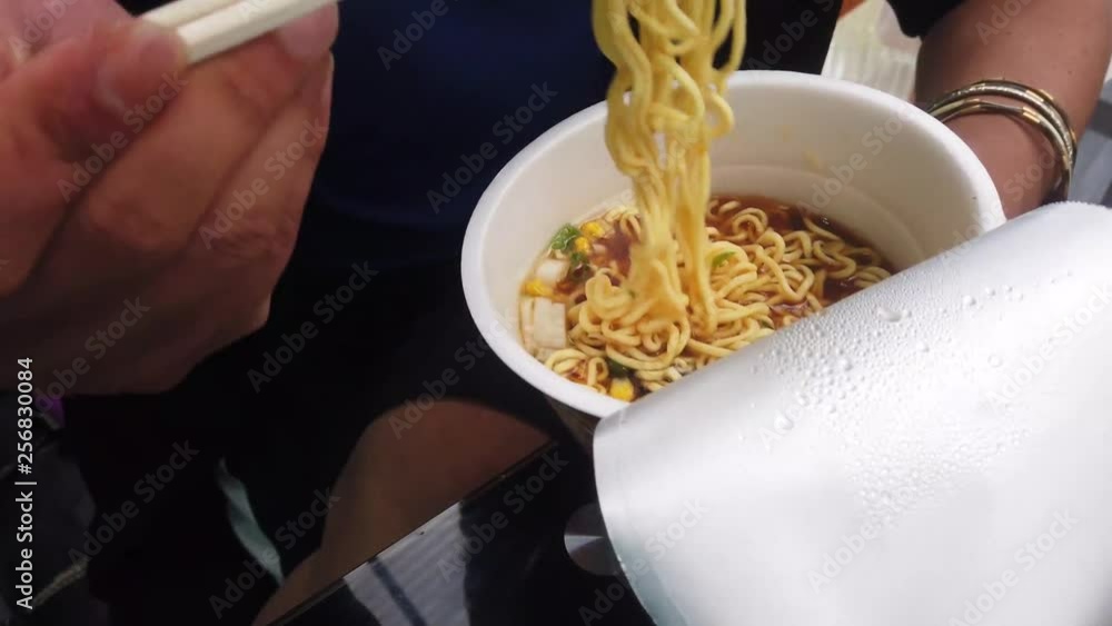 no sounds - man eating instant ramen(cup noodles) - Japan real life and ...