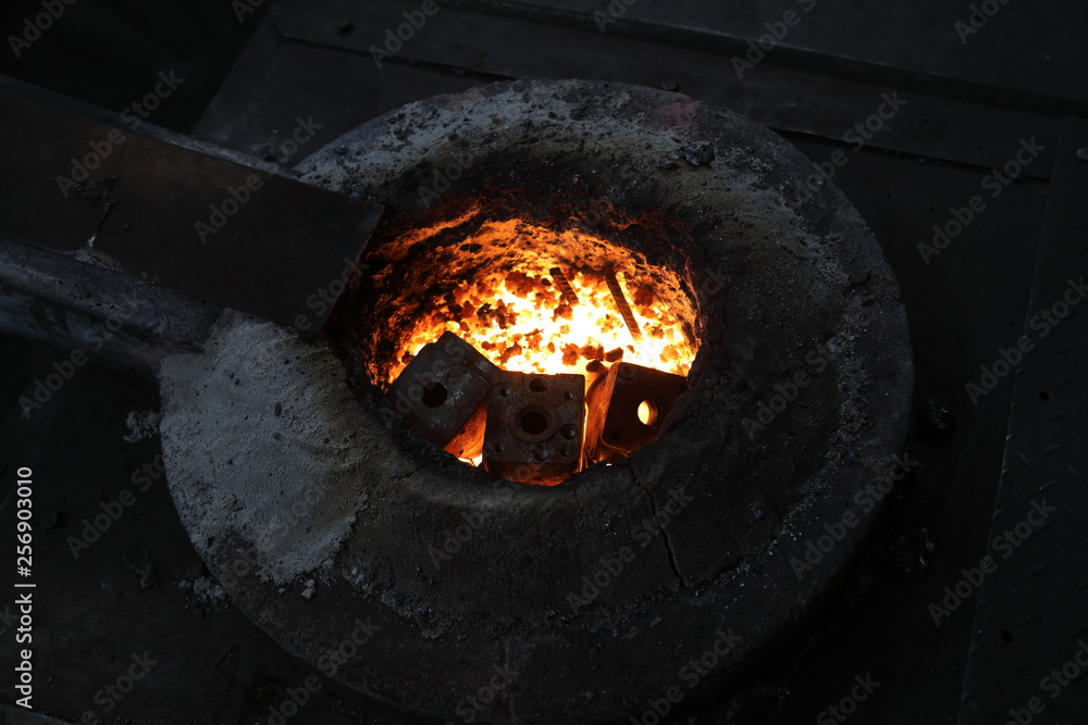 Foundry Process-Process Of Melting Metals At High Temperatures In ...