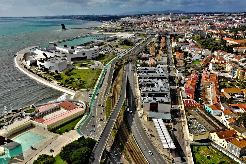 Lissabon Luftbilder - Luftaufnahmen von Lissabon: Ponte 25 de Abril ...