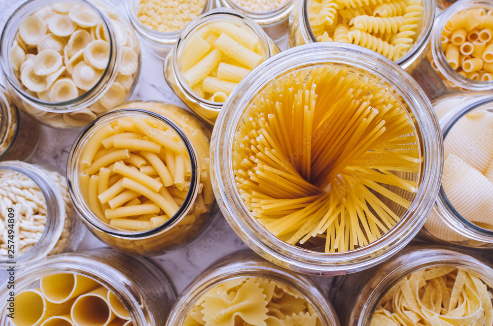 Foto de Variety of types and shapes of Italian pasta do Stock | Adobe Stock