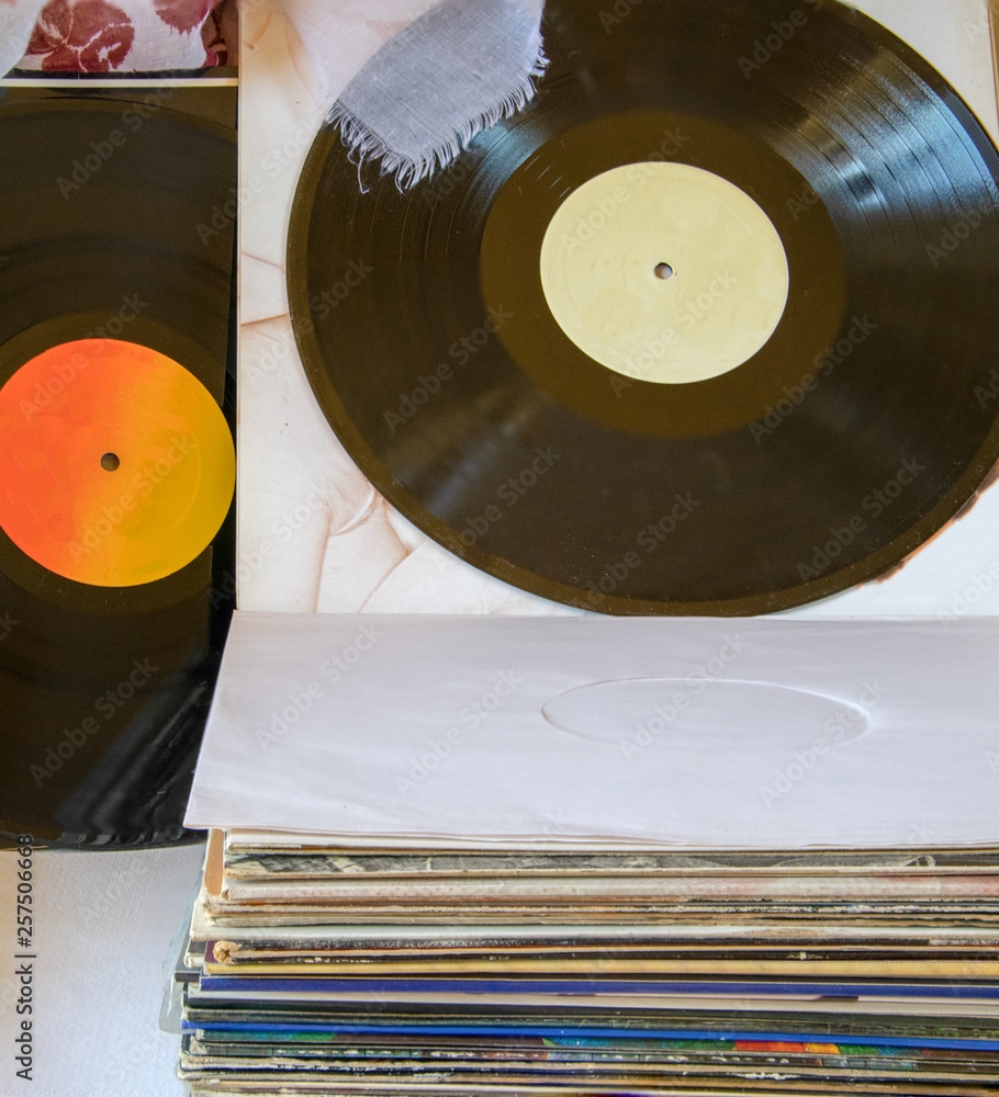 Música vintage en formato long play de vinilo iniciada en el siglo ...