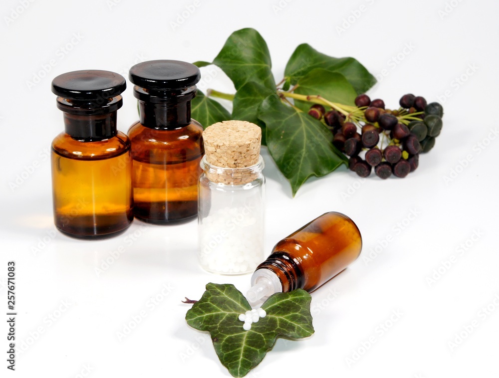 Efeu Tinktur, Naturheilmittel Stock Photo | Adobe Stock