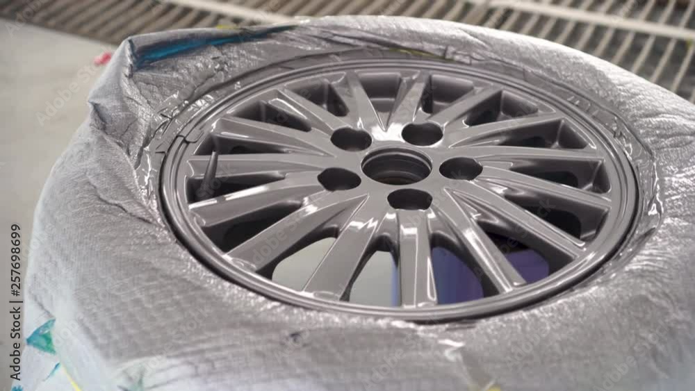 Wheel repair ,Automobile disc restoring. Painter painting light alloy ...