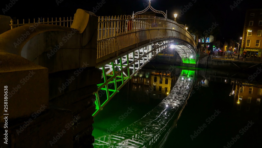 Photo & Art Print 11665_The_beautiful_scenery_of_the_Ha_penny_bridge ...
