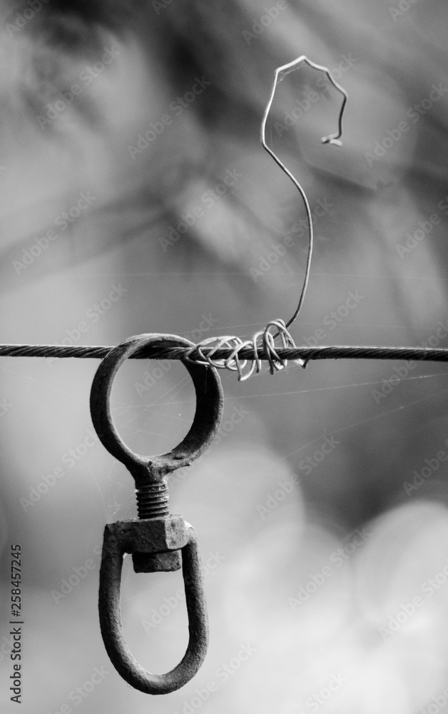 Concepto de Herramientas rudimentarias: pasador en soldadura y alabre ...