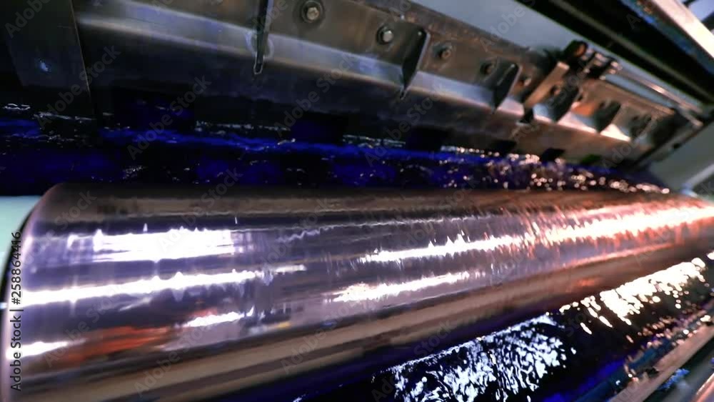 Vidéo Stock Printed shaft. Cylindrical press for wallpaper printing ...