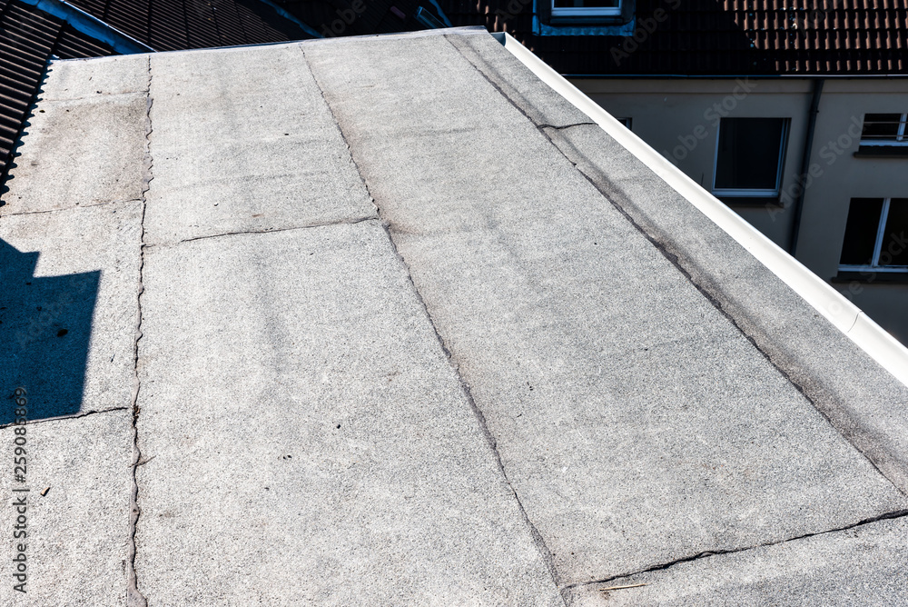 flachdach mit Bitumenbahn Stock Photo | Adobe Stock