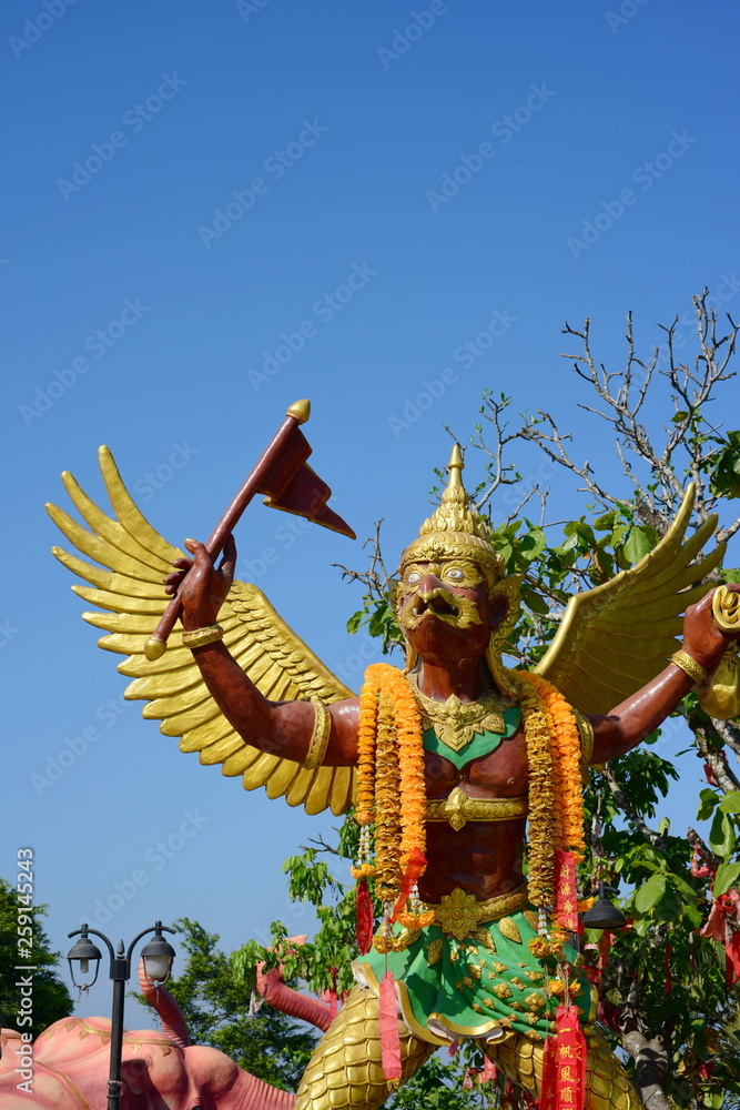 Statue of Krut at the Brahma Court Places to worship Thai people Is the ...
